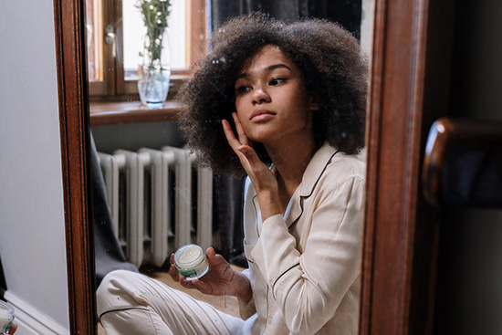 "Winter is coming" : Skin Care Tips to get a glowing look this dry season!